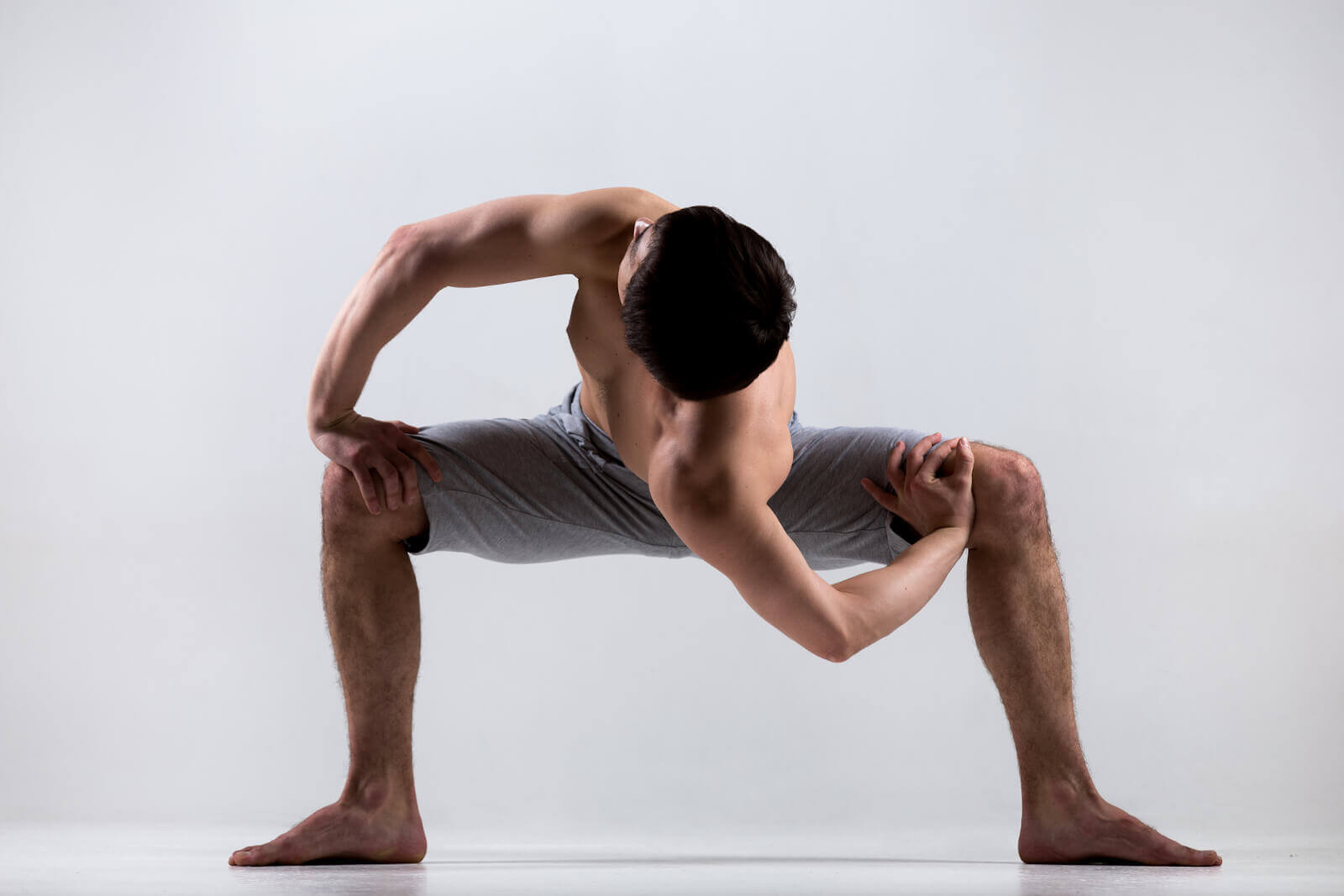 7 Awesome Balanced Poses For Men | Detail Guideline